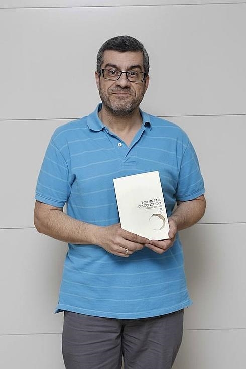 RUBÉN CASTILLO, ESCRITOR Y AUTOR DEL POEMARIO ‘POR UN PAÍS DESCONOCIDO ...